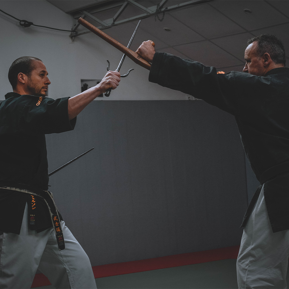 Apprendre le nunchaku avec le Kobudo, et le tonfa, les saïs, bâtons, rames